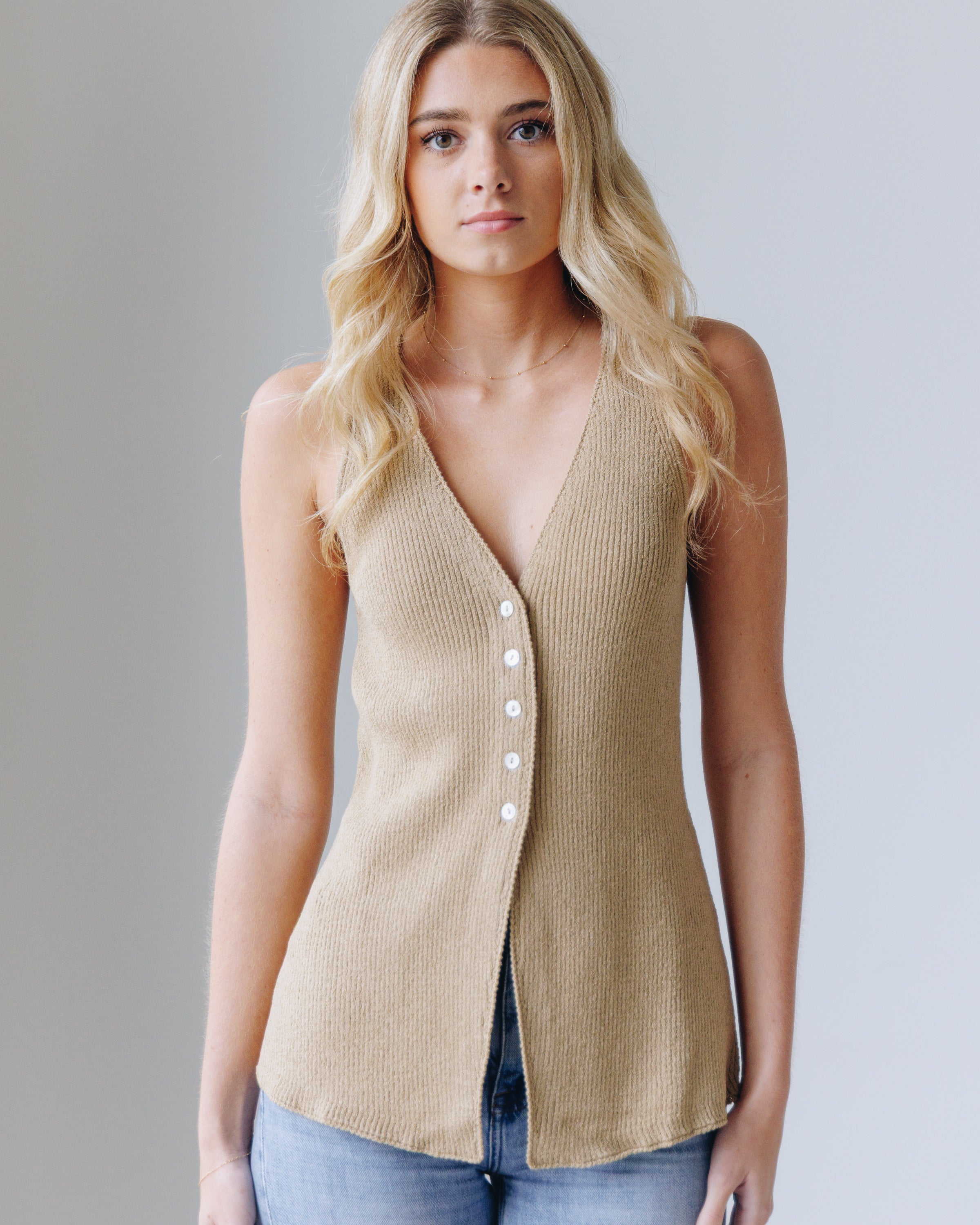 SHOW ME YOUR MUMU Josie Vest | City and Stars
